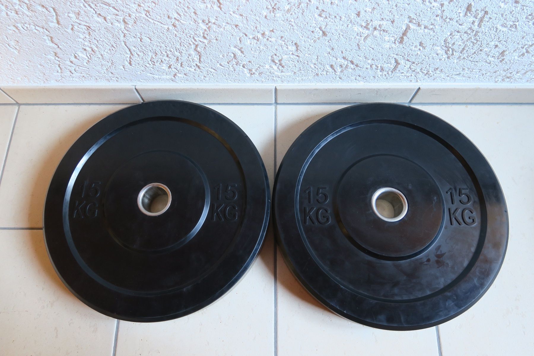 Hantelscheiben (Bumper Plates), 2x 15kg, gummiert, schwarz (Gebraucht ...