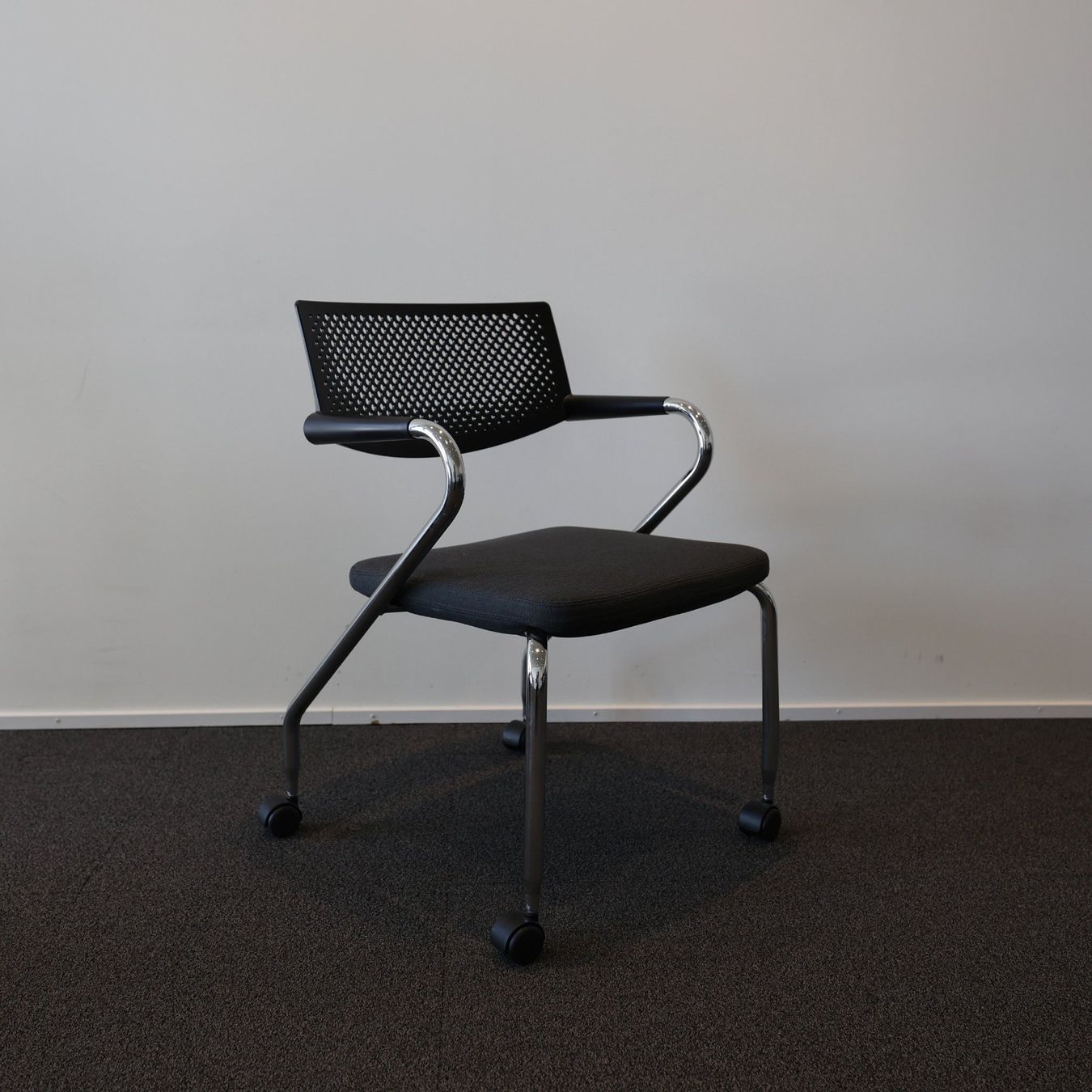 Vitra Visaroll 3 • Vis a Vis mit Rollen • Schwarz B0888 (Gebraucht) in ...