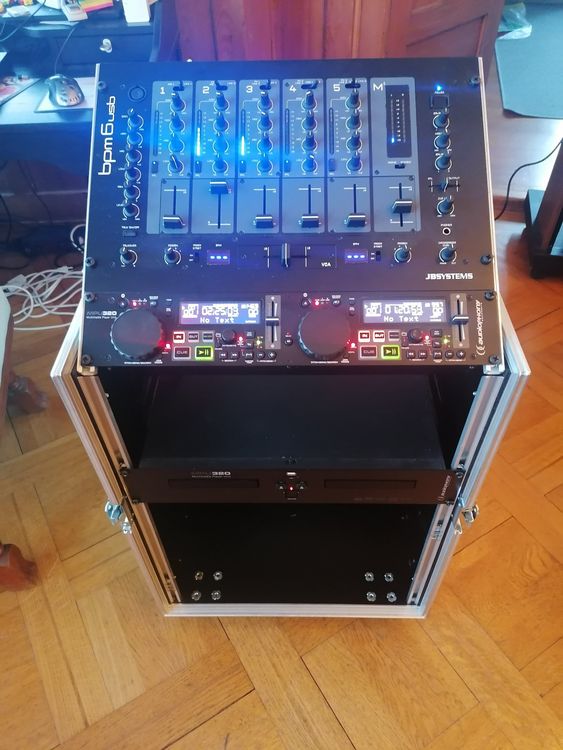 2 Rack mit Mischpult BPM6 USB und Behringer Pro DX 1000 (Gebraucht) in ...