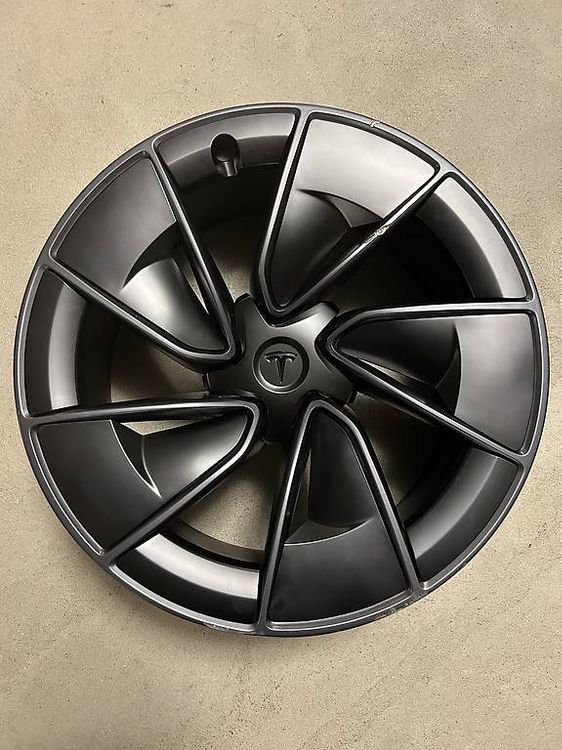 Tesla Model 3 (2024) Performance Felge (Gebraucht) in Kilchberg ZH für ...