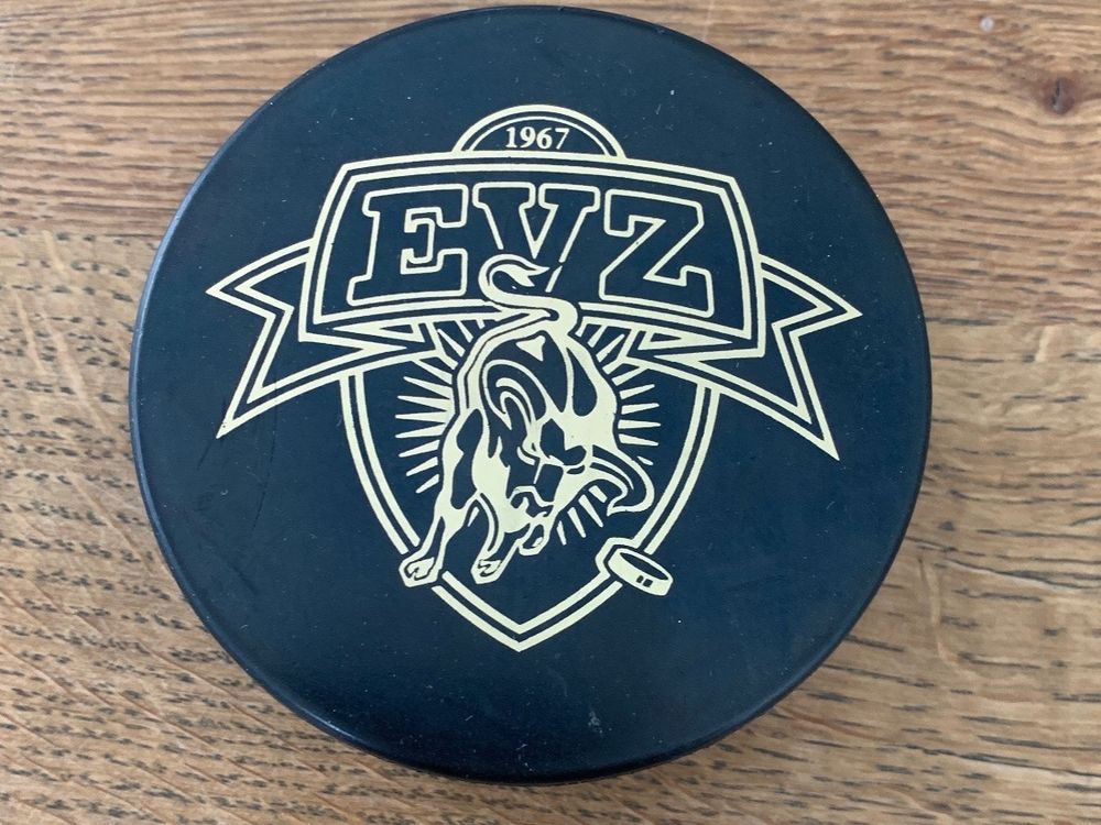 Puck EVZ / Gold Logo | Kaufen auf Ricardo