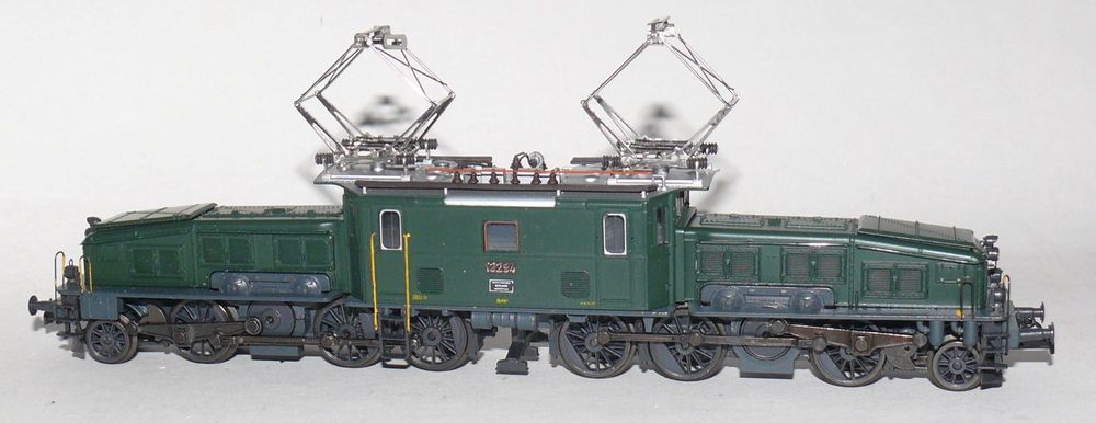 ROCO 43538: SBB Krokodil Be 6/8 13253 (Gebraucht) in Speicher für CHF 91 – mit Lieferung auf ...