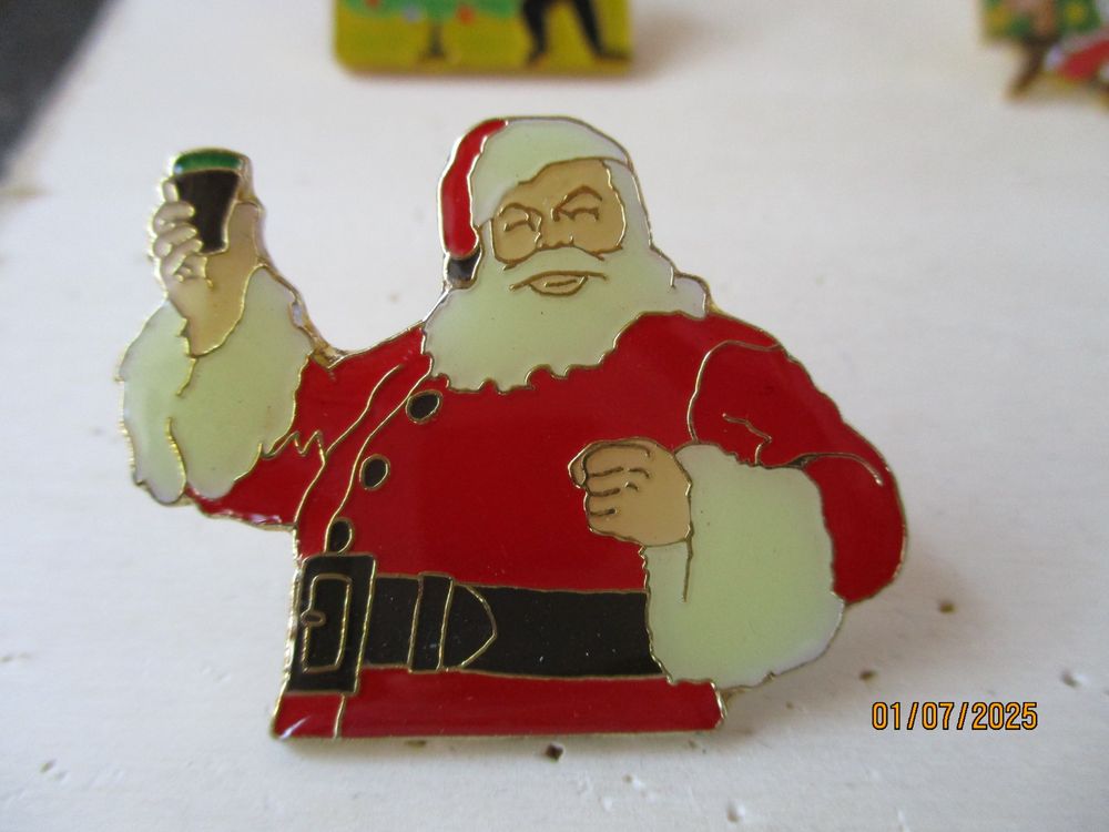 Coca Cola Weihnachtsmann Pin (Neu (gemäss Beschreibung)) in Felsberg für CHF 0.5 – mit Lieferung ...