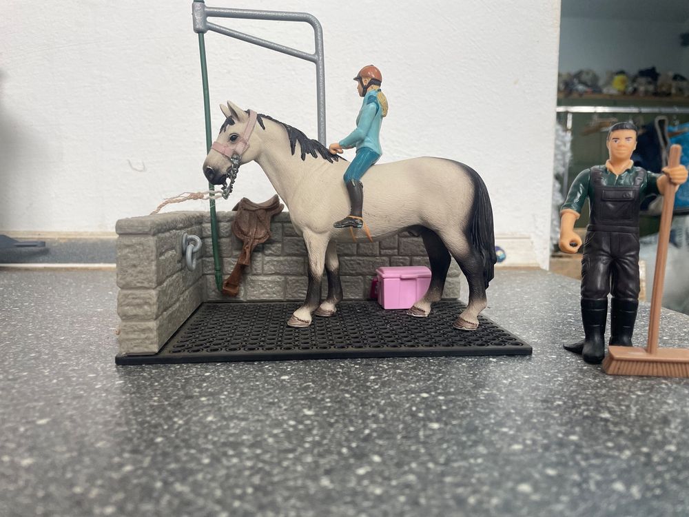 Schleich Pferde Putzplatz, 120 (Gebraucht) in Chur für CHF 30 – mit ...
