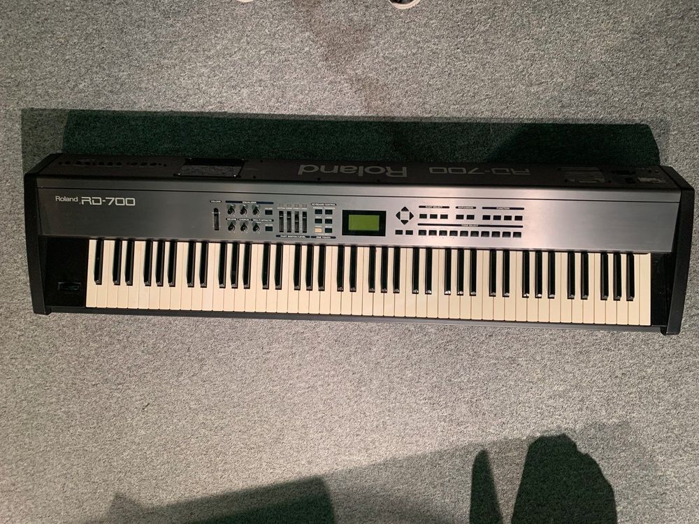 Keyboard Roland RD-700 (Gebraucht) in zürich für CHF 400 – mit ...