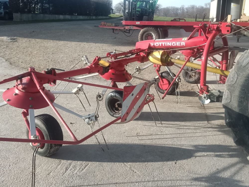 Kreiselheuer Pöttinger Hit 54N (Gebraucht) in Barzheim für CHF 1800 – nur Abholung auf Ricardo ...