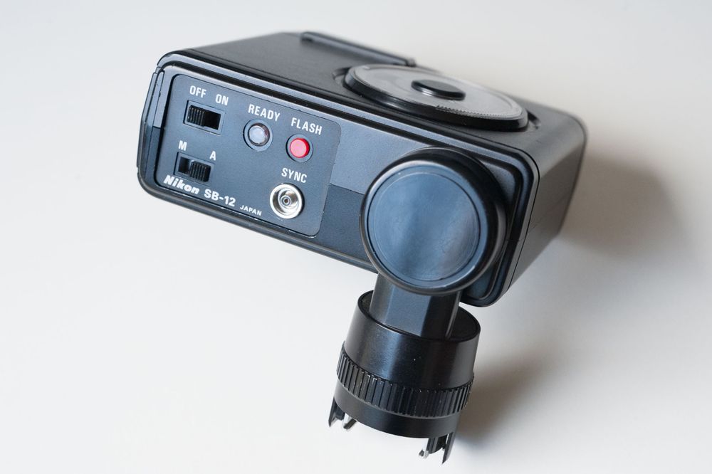 Blitz Nikon SB-12 mit F3-Kupplung | Kaufen auf Ricardo