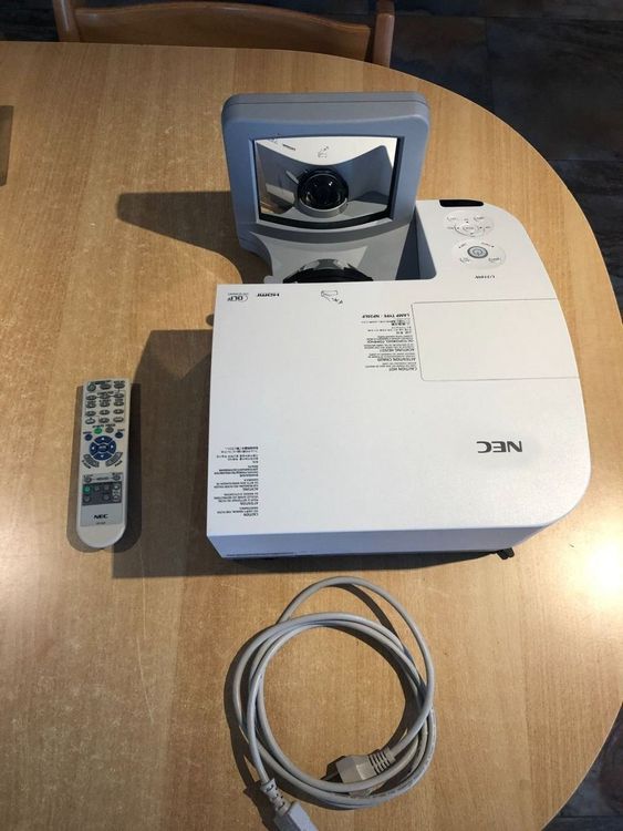 Beamer NEC U310W courte focale 3,100 Lumens (D'occasion) à Bure pour ...
