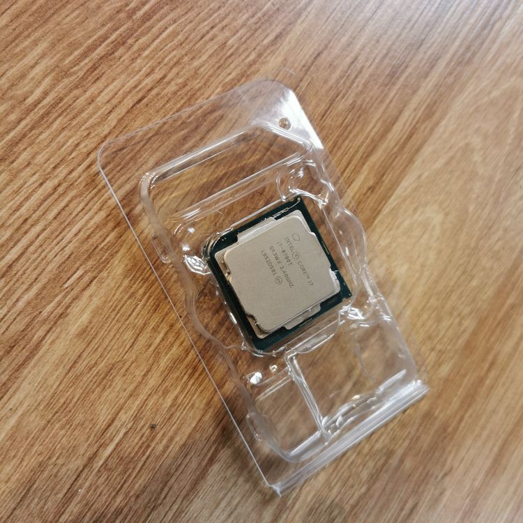 Intel i7 CPU 8te Generation 8700T - 6 Kerne | Kaufen auf Ricardo