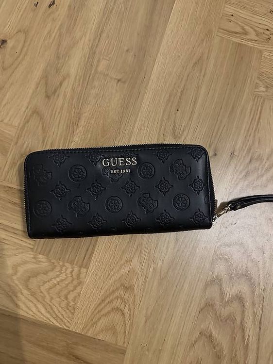 Guess Portmonee (Gebraucht) in Bülach für CHF 25 – nur Abholung auf ...