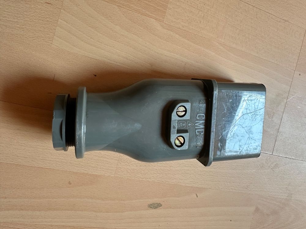 J40/4 Pol Stecker Industrie CMC (Gebraucht) in Huttwil für CHF 45 – nur ...