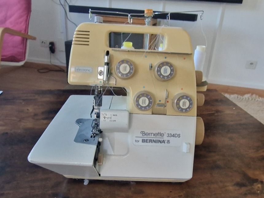 Bernina Bernette 334DS Overlock Nähmaschine | Kaufen auf Ricardo