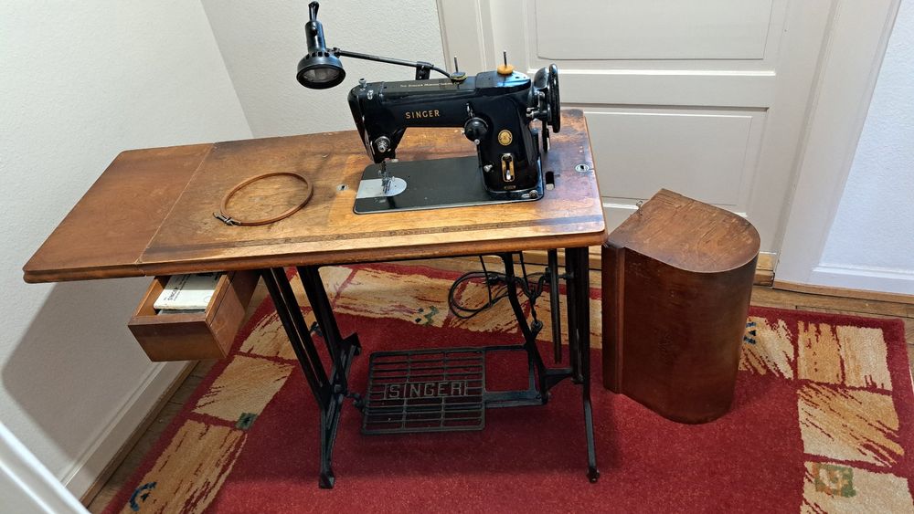 Singer Nähmaschine, Type 306M mit Elektromotor (Gebraucht) in Hölstein für CHF 10 – nur Abholung ...