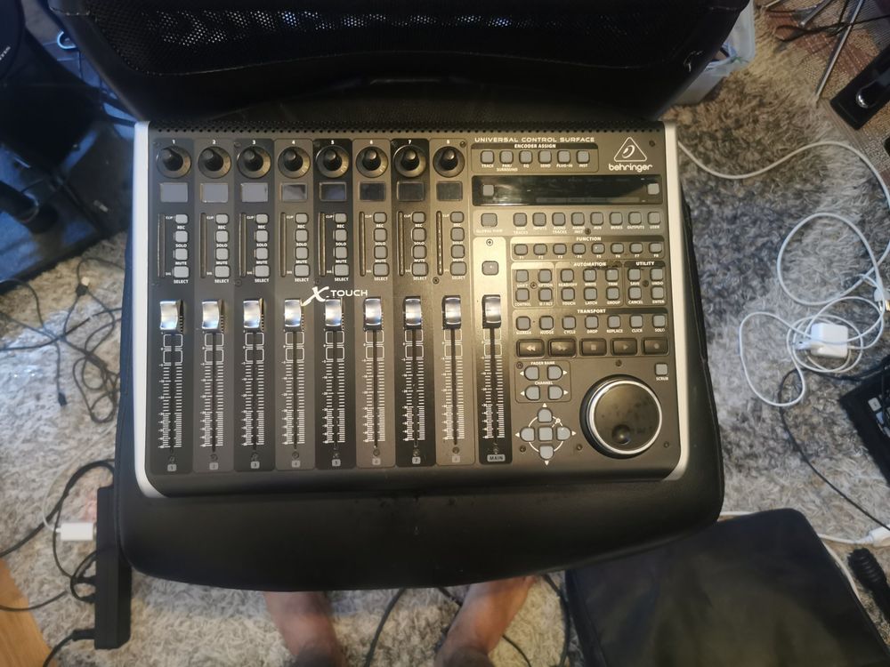 Behringer X-touch , contrôleur table de mixage | Kaufen auf Ricardo