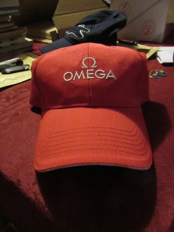 Omega Cap rot (Neu (gemäss Beschreibung)) in Wattwil für CHF 15 – mit ...