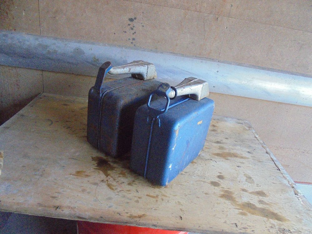 Alter Oltimer - 10 Liter - Bennzinkanister (Gebraucht) in Eschenbach SG ...