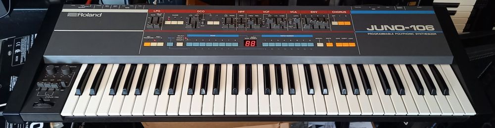Roland Juno 106 Synthesizer (Gebraucht) in Luzern für CHF 1900 – nur Abholung auf Ricardo kaufen