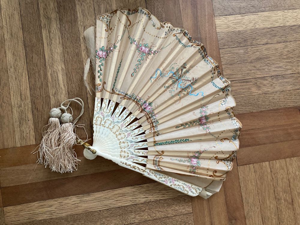 Elegantes Fächer Kaufen Tedi Bild