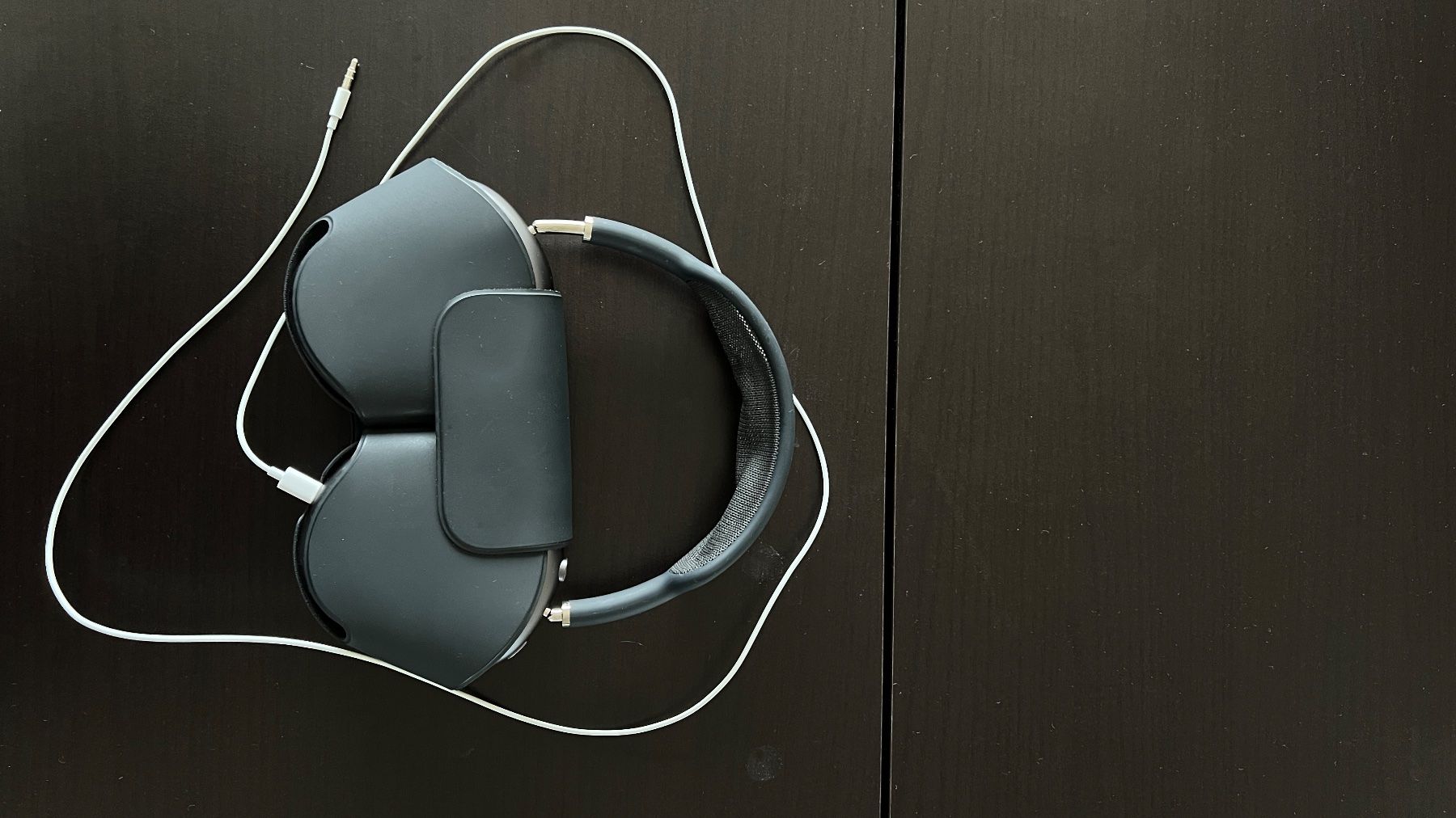 AirPods Max 1st Gen. inkl. Lightning to AUX Cable (Gebraucht) in ...
