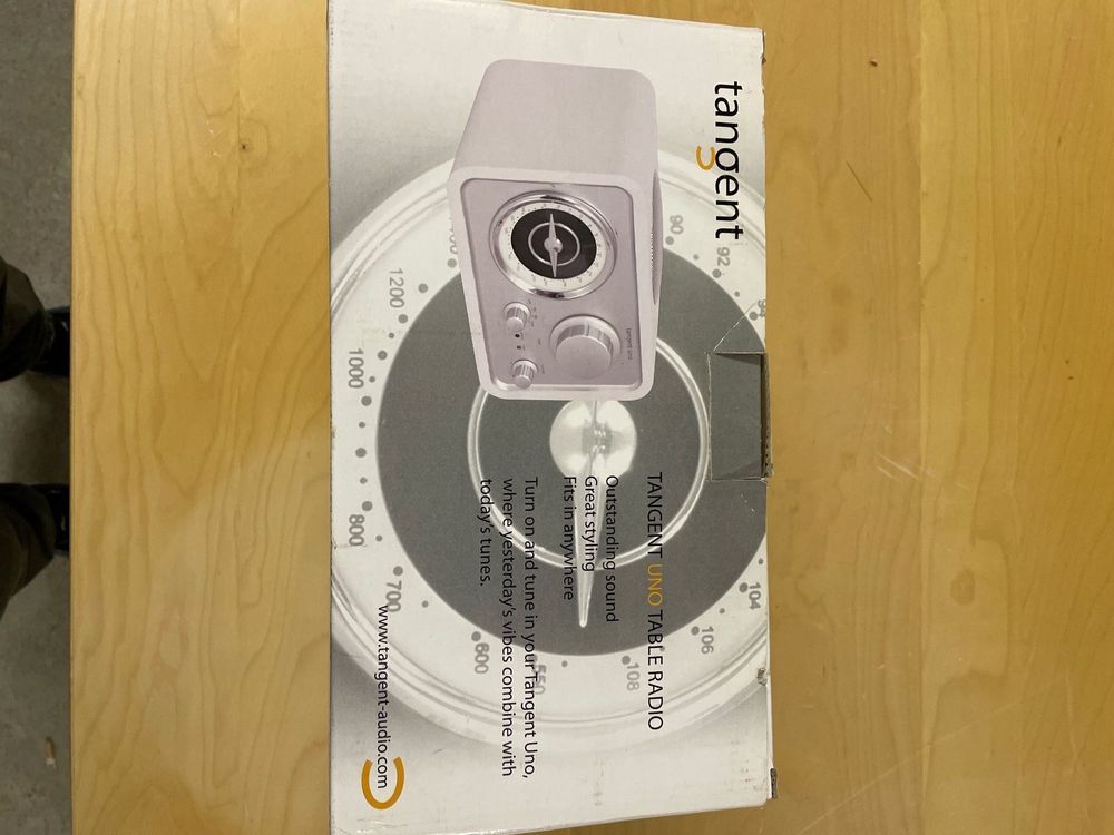 Tangent Uno Tisch Radio Holzgehäuse (Neu (gemäss Beschreibung)) in ...