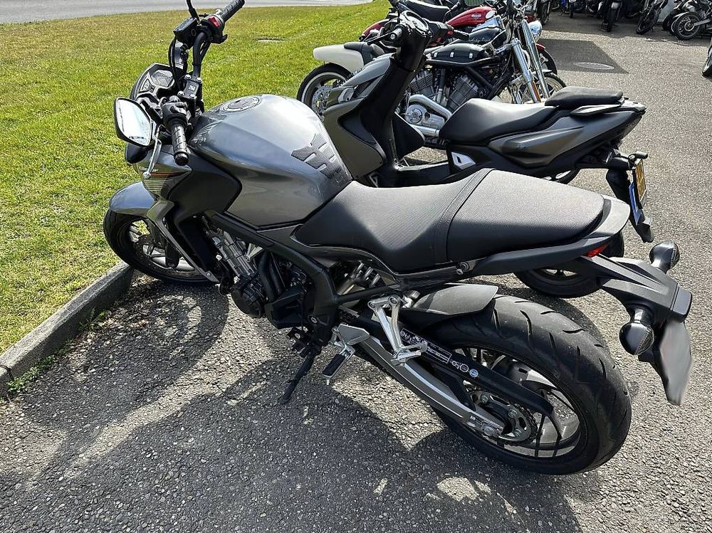 Honda CB650FA - Top Zustand, wenig Kilometer! (Gebraucht) in Kriens für CHF 5400 – nur Abholung ...