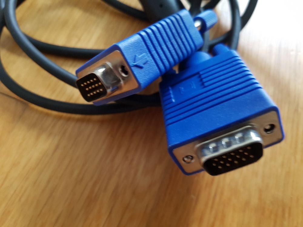 PC / VGA Analog Monitor Kabel | Kaufen auf Ricardo