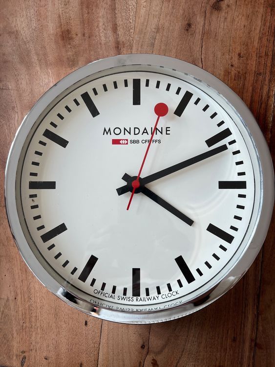 Mondaine Bahnhofsuhr SBB Official Swiss Railway Clock (Gebraucht) in ...