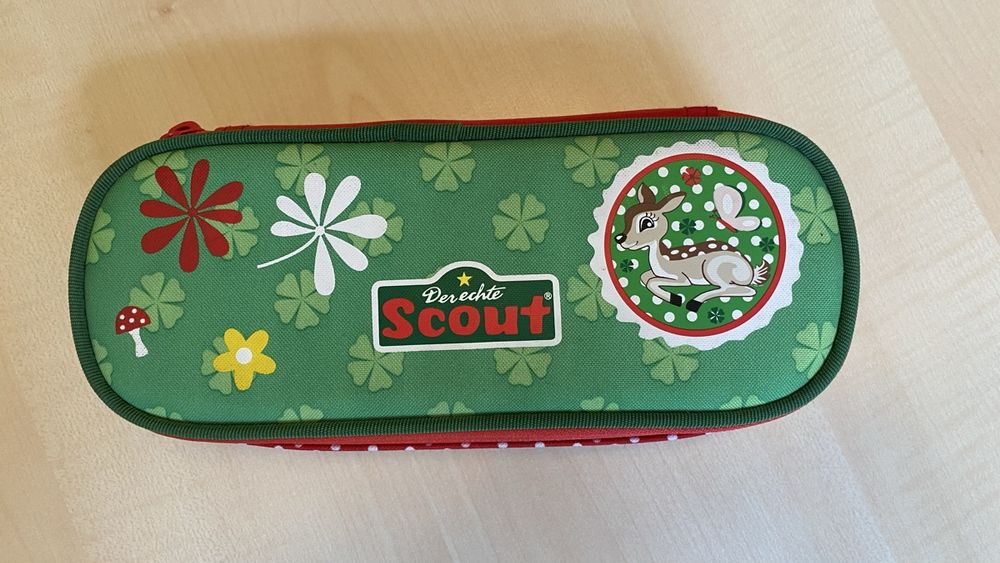 Gut erhaltenes rotes Scout Etui mit Reh-Motiv (Gebraucht) in Stein AG ...