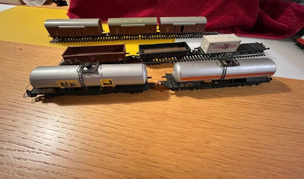 Eisenbahn sachen Spur H0 & N Wagen, Züge, Häuser und schiene (Gebraucht ...
