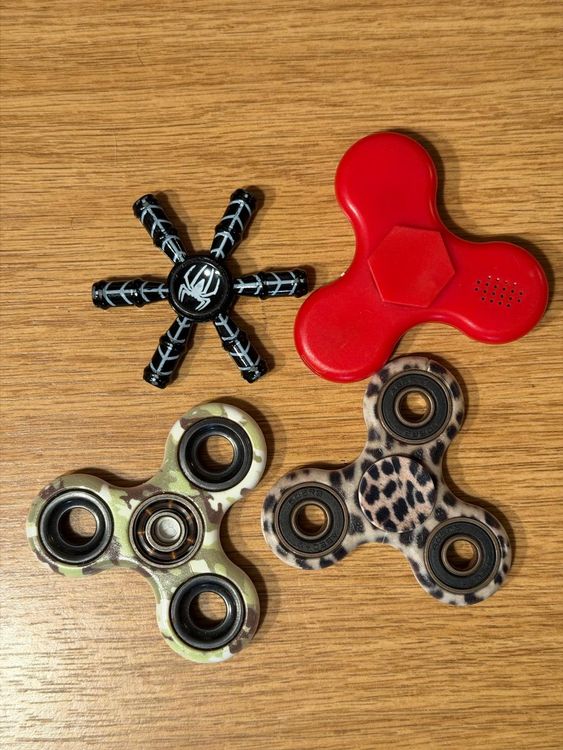 Fidget Spinner Bundle - Camo, Leopard, Spider, Red (Gebraucht) in Zug ...