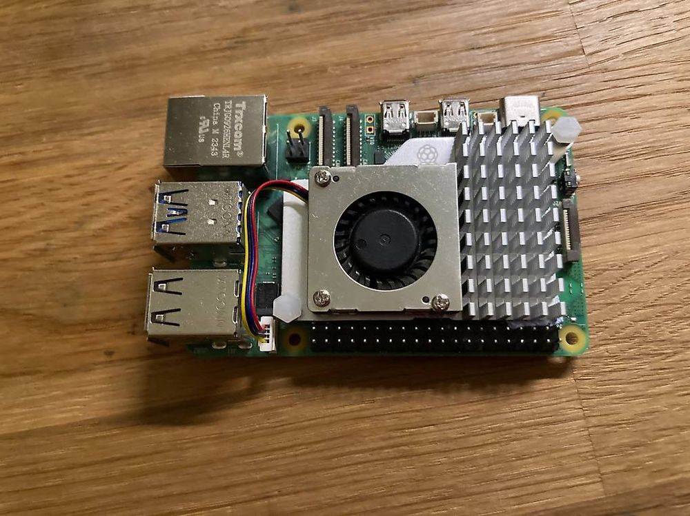 Raspberry Pi 5 with official heat sink cooler (8GB RAM) (Gebraucht) in ...