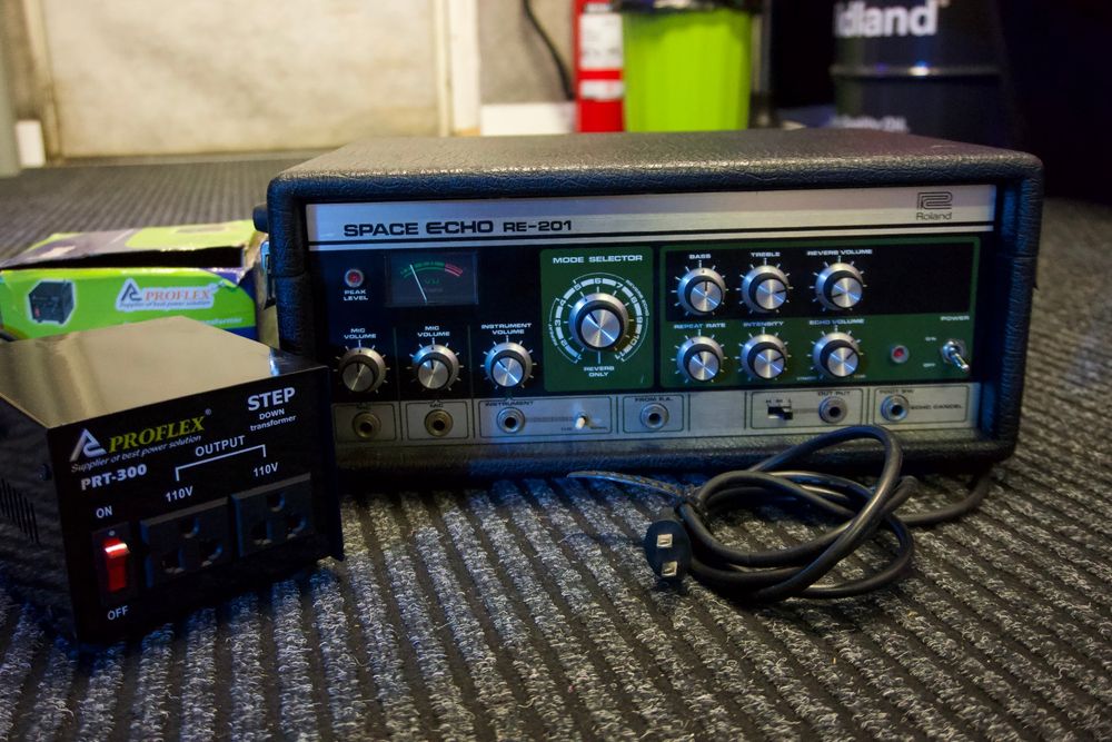 Roland RE-201 Space Echo Tape Delay/Reverb 110Volt mit adapt | Kaufen ...