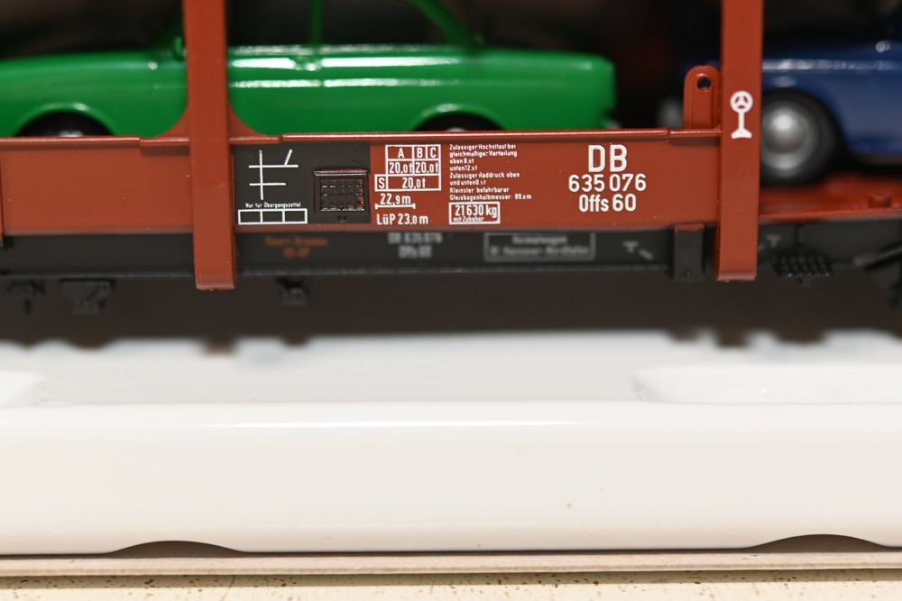 DB Autotransportwagen mit Autos Beladen Roco HO/DC mit OVP (Gebraucht ...