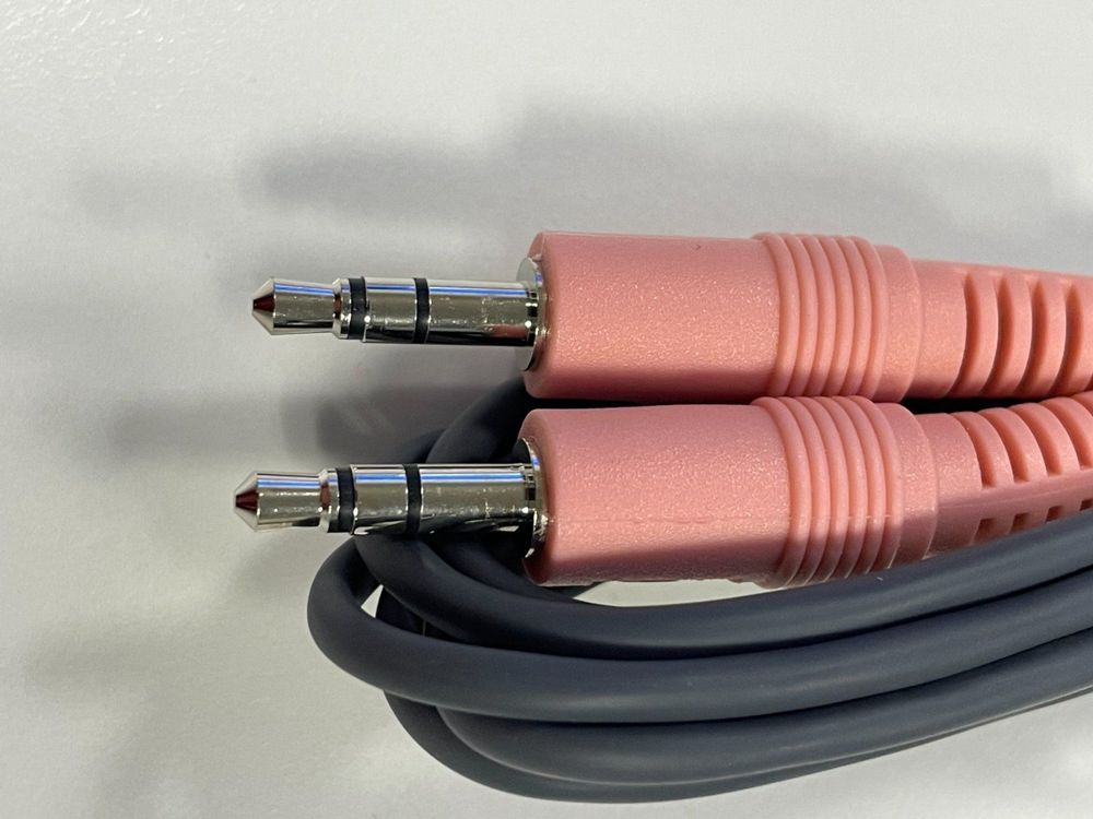 Audio-Kabel für PC oder Stereo (Neu und originalverpackt) in vétroz für ...