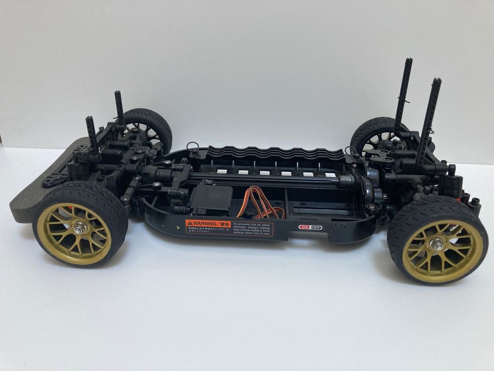 Tamiya TT-01 Chassis mit komplett-Radsatz & Servo Top Preis! (Gebraucht ...
