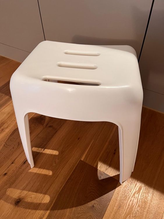 Weisser Hocker aus Plastik (Neu (gemäss Beschreibung)) in Triengen für ...