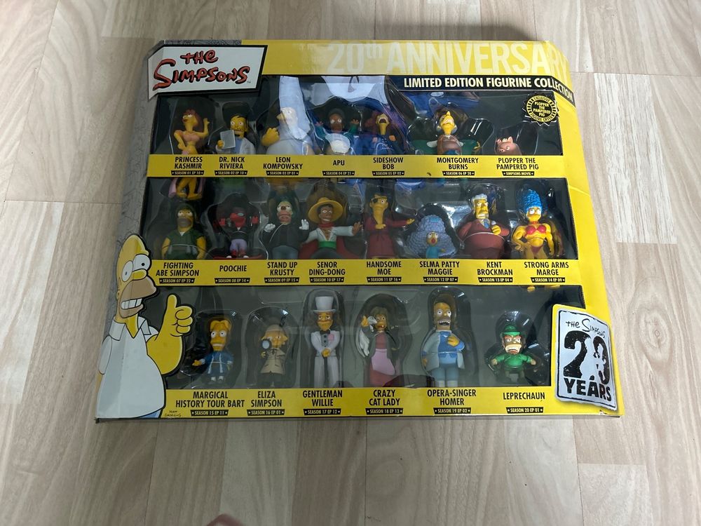 The Simpson 20th Anniversary Limited Edition Figurine (Gebraucht) in St ...