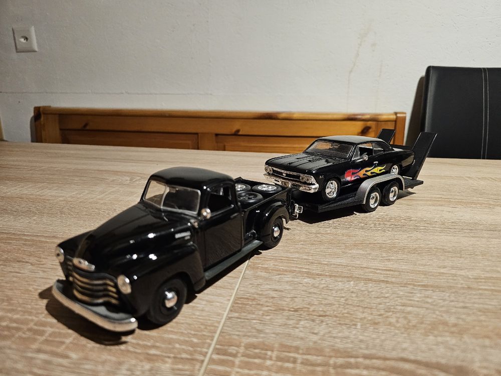 1x Chevrolet 3100 Pick Up 1x Chevrolet Chevelle SS 1:24 (Gebraucht) in ...