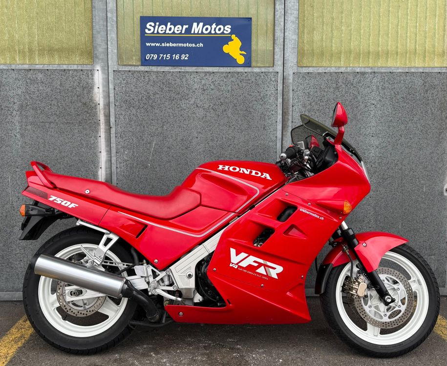 Honda VFR 750 F ab MFK, ab Service zu verkaufen (Gebraucht) in Wil für CHF 1900 – nur Abholung ...
