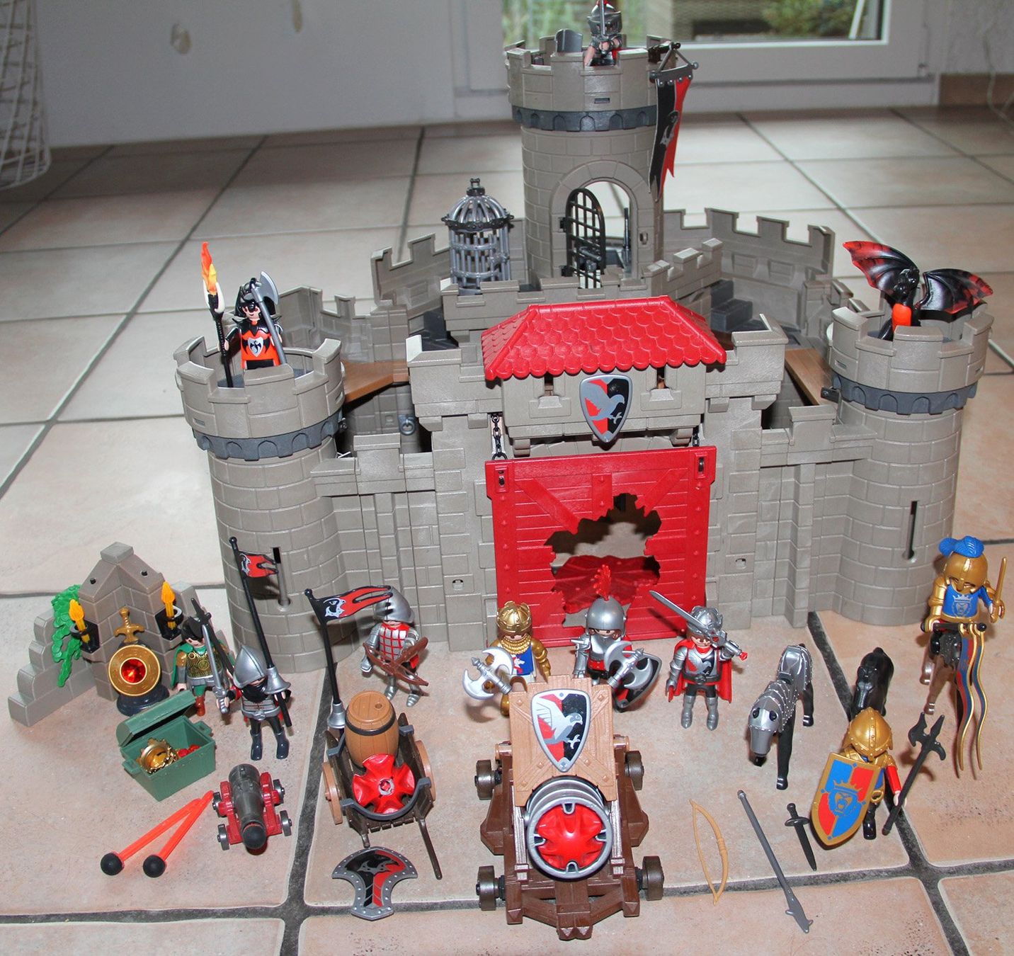 Playmobil Knights Falkenritterburg mit Zubehör (6001) (Gebraucht) in ...