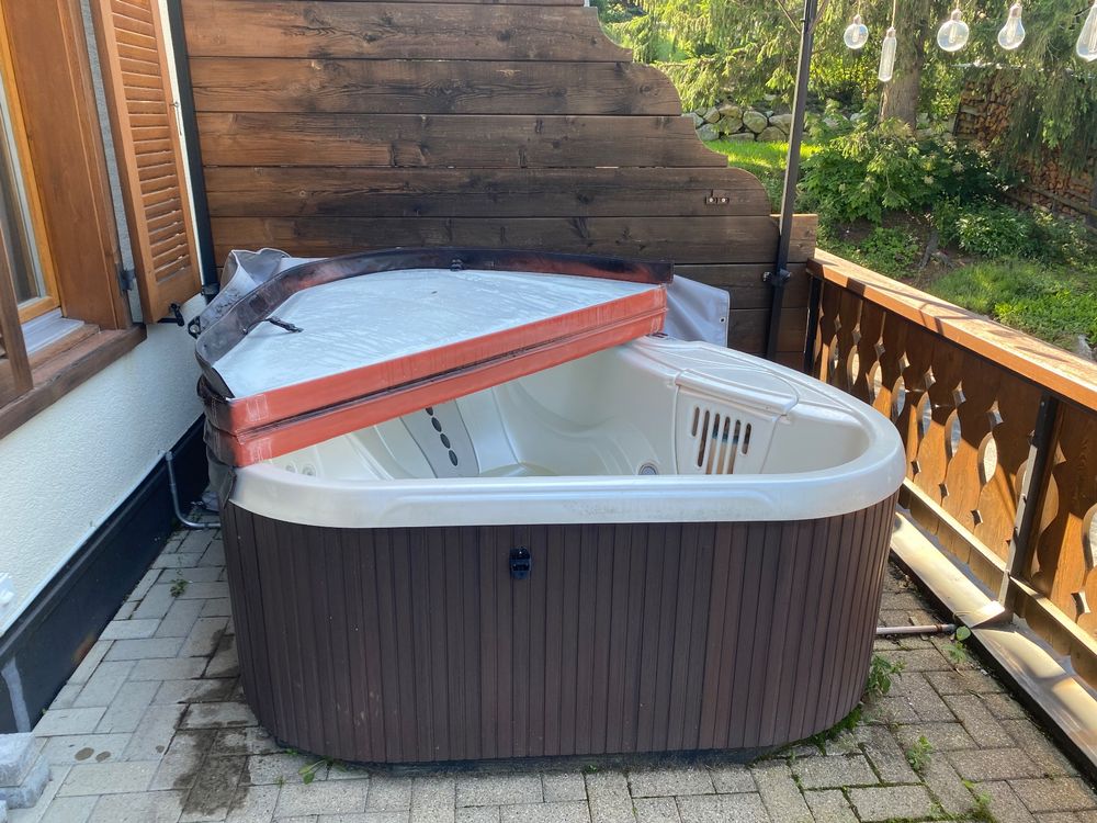 Jacuzzi Whirlpool HotSpot TXE White Pearl (D'occasion) à Klosters pour ...