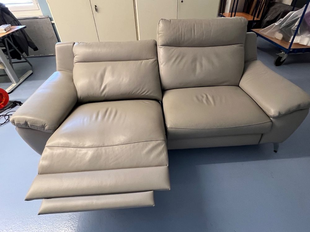 Elektrisch verstellbares 2er Sofa Leder | Kaufen auf Ricardo