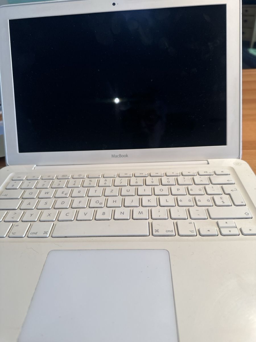 MacBook (White) - Ideal für Studenten, Top Zustand! (Gebraucht) in ...