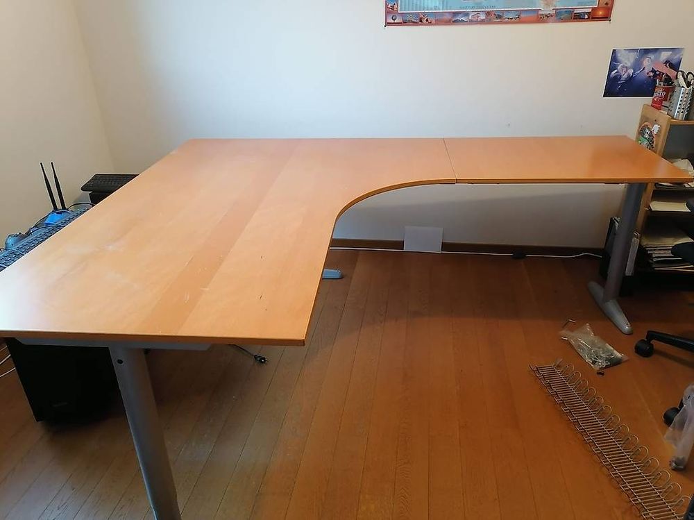 Bureau d'Angle Ergonomique en Bois Clair (D'occasion) à Les Avanchets ...