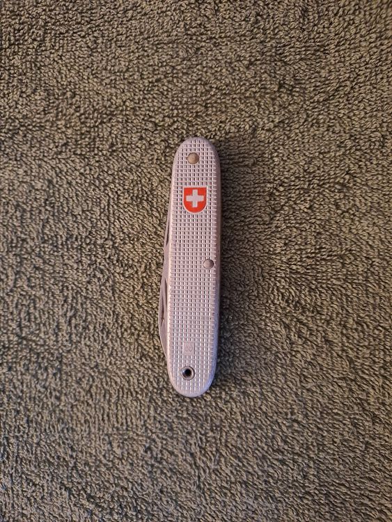 Couteau de l armée Suisse Victorinox, modèle de 1984 (D'occasion) à ...