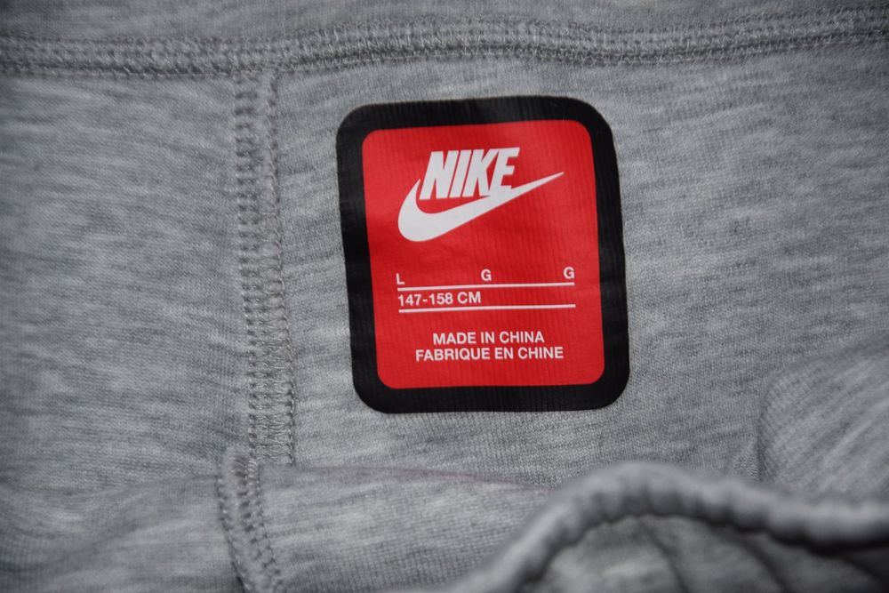 Nike Tech Training Hose gr. 147/158 (ca. 10-11J.) (Gebraucht) in ...