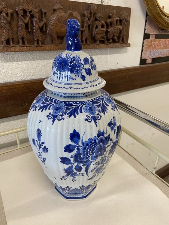 Alte Delft Vase mit Deckel, blau-weiss, Handarbeit! (Gebraucht) in ...