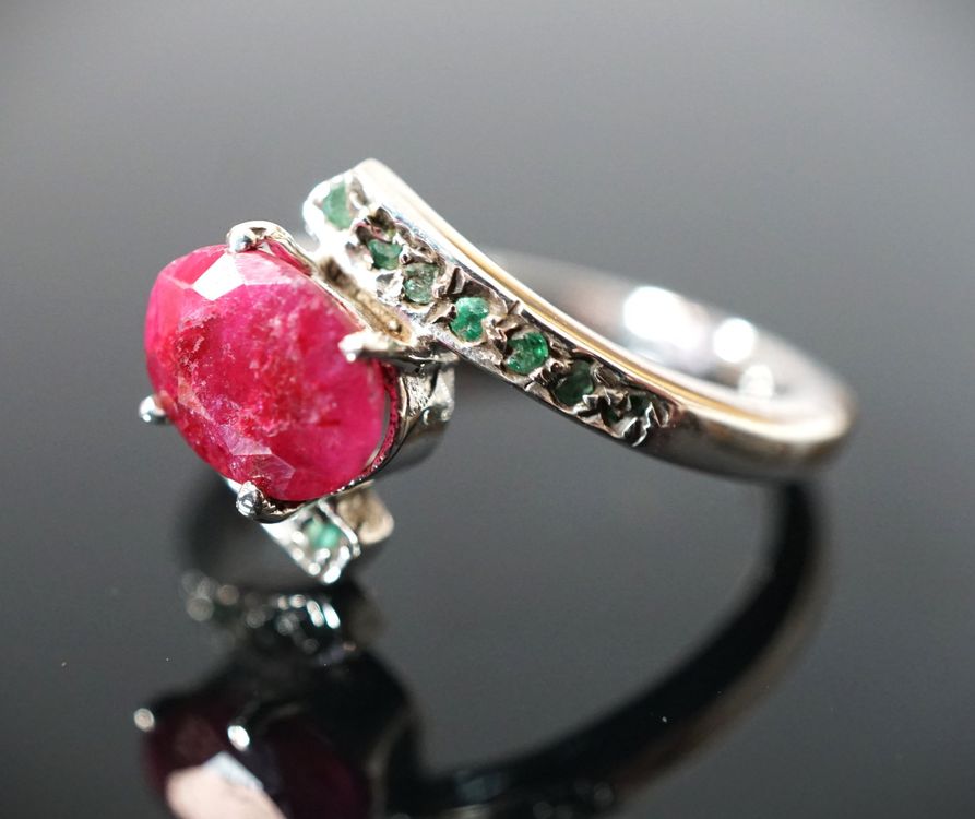 ALTER 925 SILBER RING RUBIN + SMARAGD EDELSTEIN GEPUNZT (Gebraucht) in ...