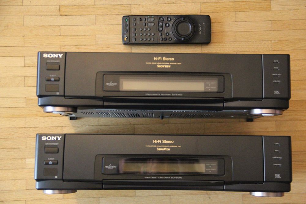 2 x SONY VHS VIDEORECORDER SLV-E 1000 (Defekt) in Aarau Rohr für CHF 5 ...