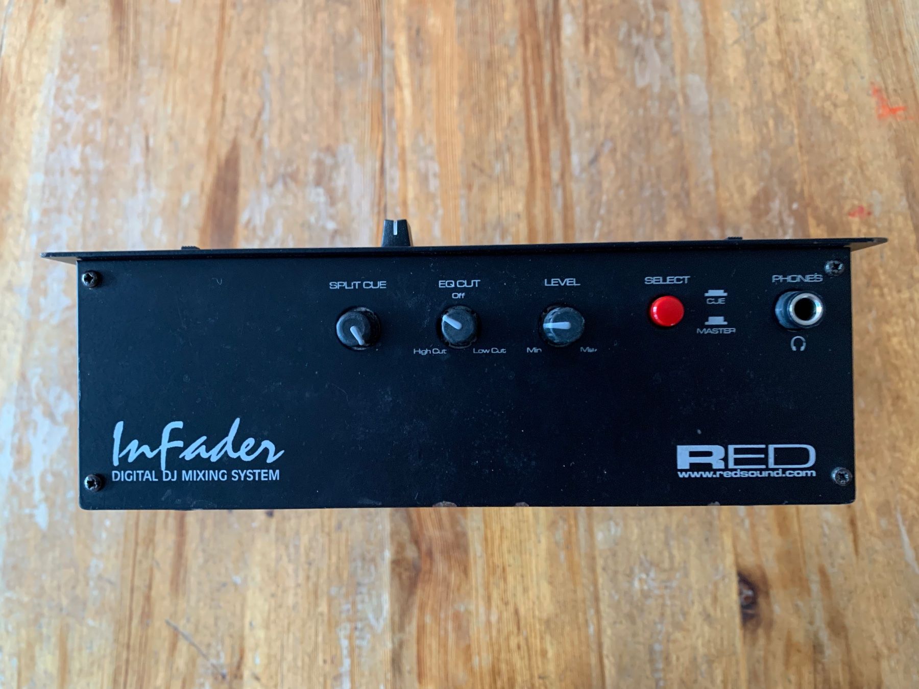 RED Sound INFADER. TRIPPLE Crossfader retro DJ mixer! (Gebraucht) in ...